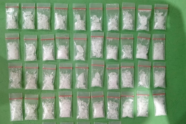 Polisi gerebek pengedar narkoba di indekos Semampir Surabaya, 76 paket ...