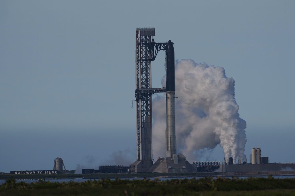 SpaceX tries to launch a bigger version of Starship but hits a series ...