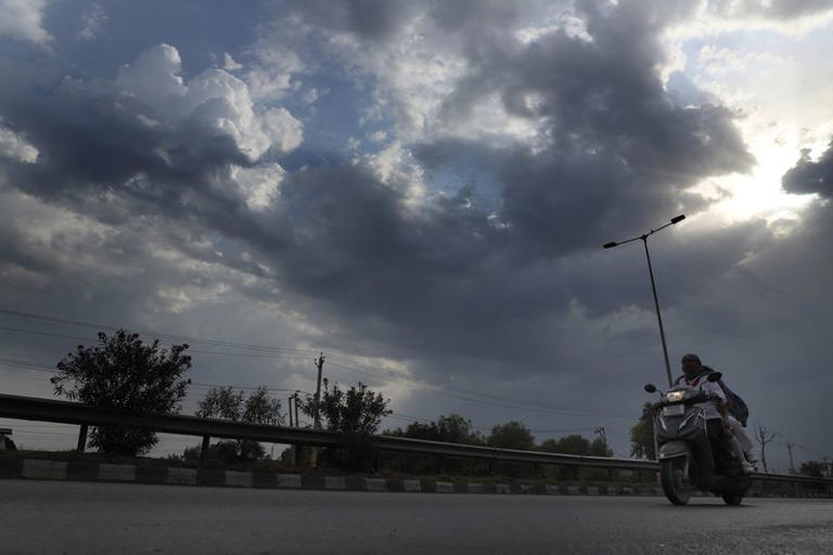 Rain coming? Satellite images show strong western disturbance ...