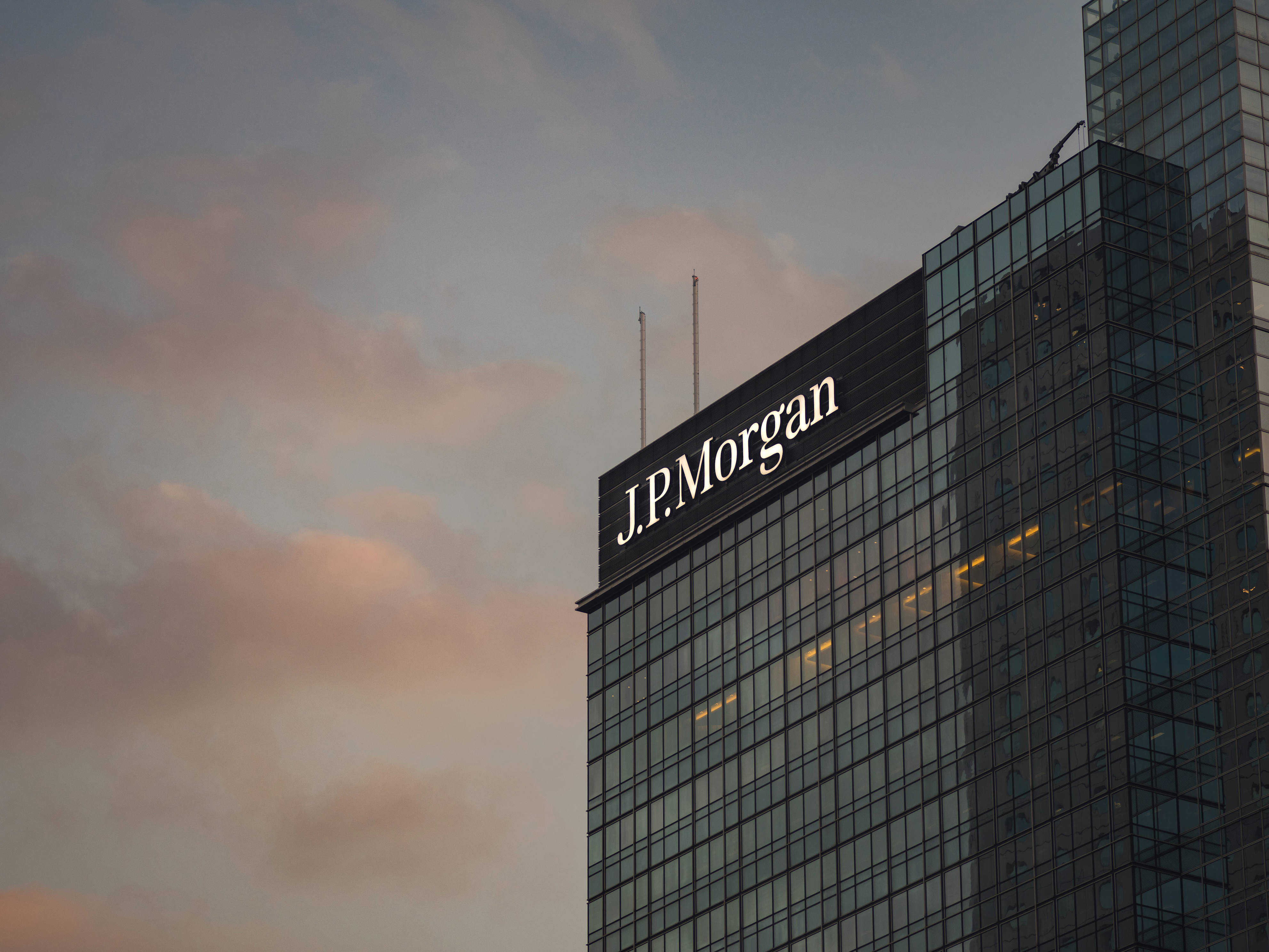 JPMorgan eyes deal to offload risk tied to $4 billon PE fund loans: report
