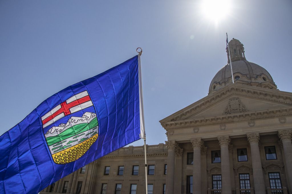 Alberta Premier Smith announces referendum to stay in Canada — or to ...