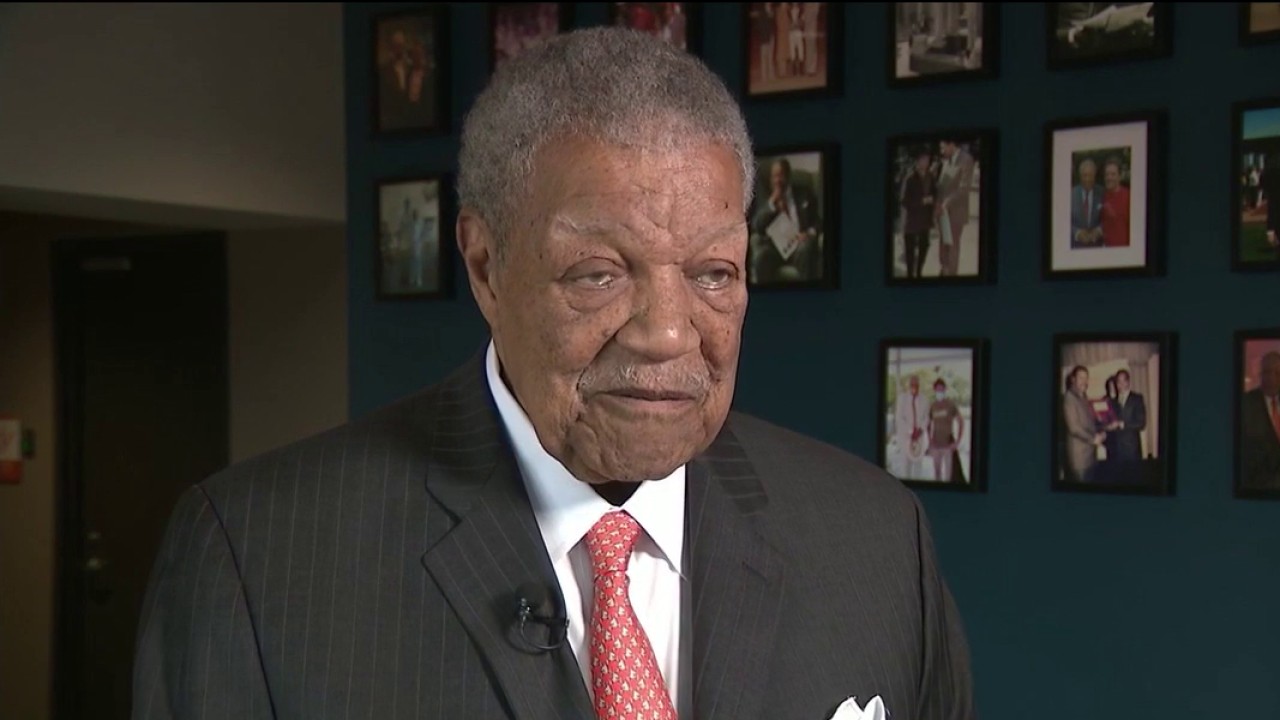 Fulton runoff: Mo Ivory, Robb Pitts face off for chairman seat