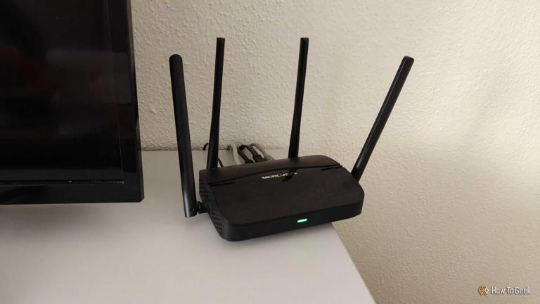 I tested aluminum foil, metal bowls, and antenna extenders on my Wi-Fi ...