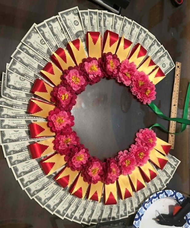 These 5 mid-valley businesses sell custom money leis in Oregon