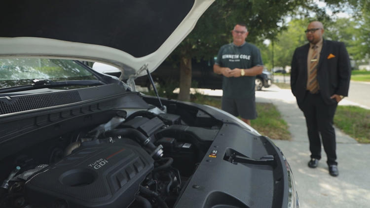 'It smells like it’s on fire': Clay County couple says Carvana sold ...