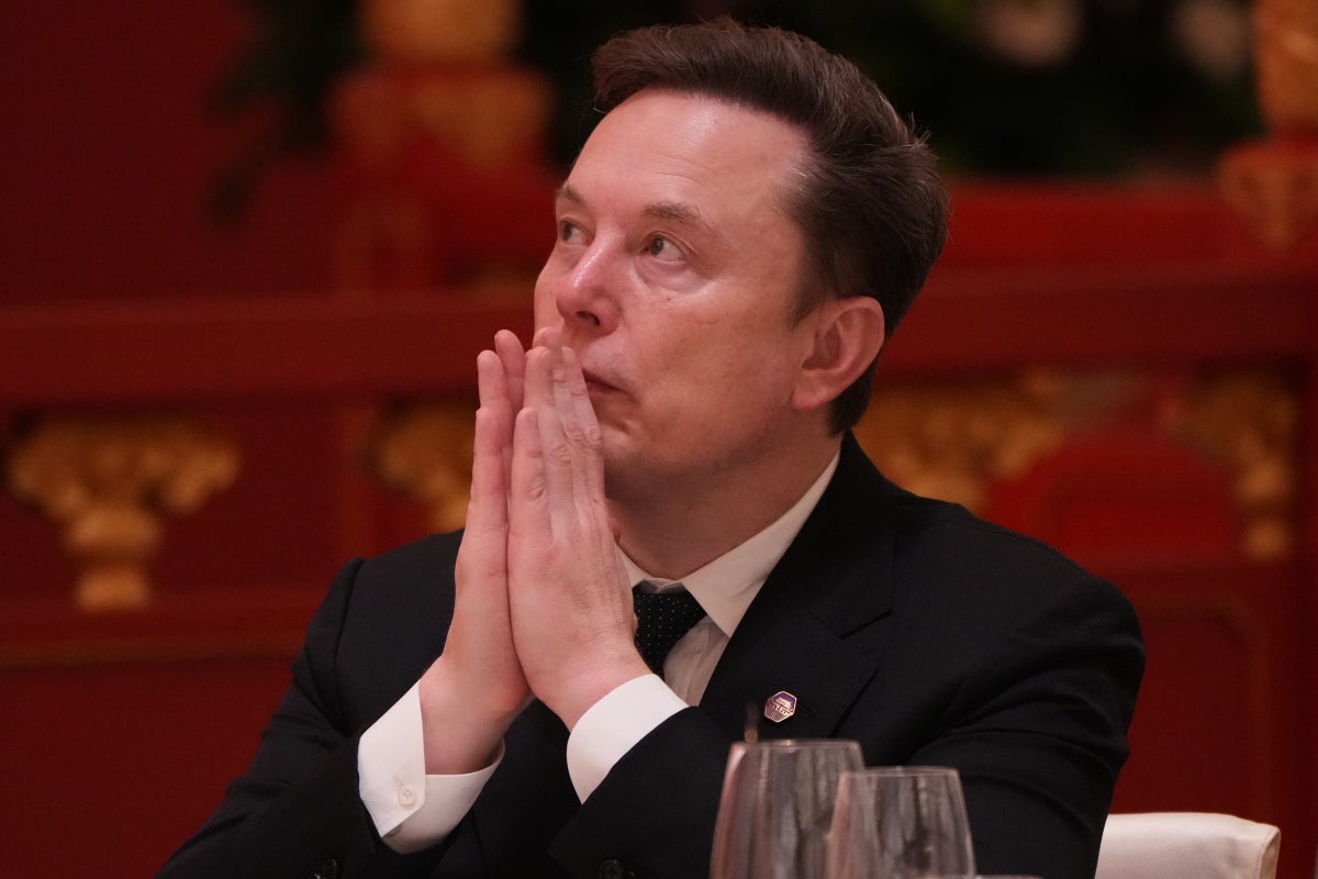 Houston, Elon has a problem: SpaceX launch scrubbed at the last minute