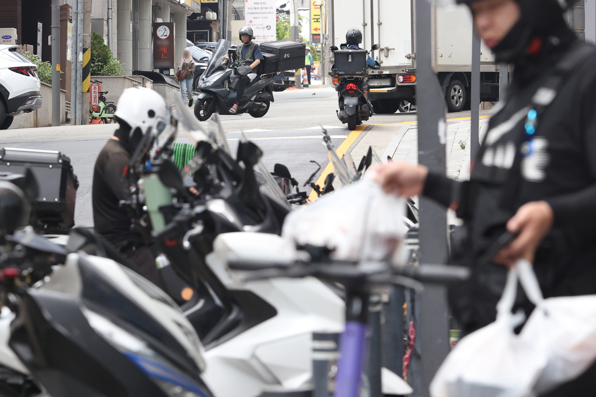 Delivery workers now boycotting Starbucks as fallout from 'Tank Day ...