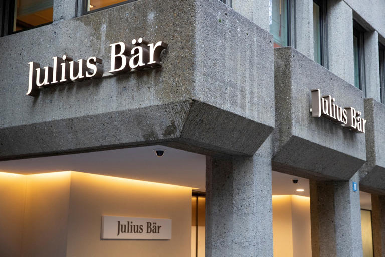 Julius Baer shares fall after slowdown in client money inflows