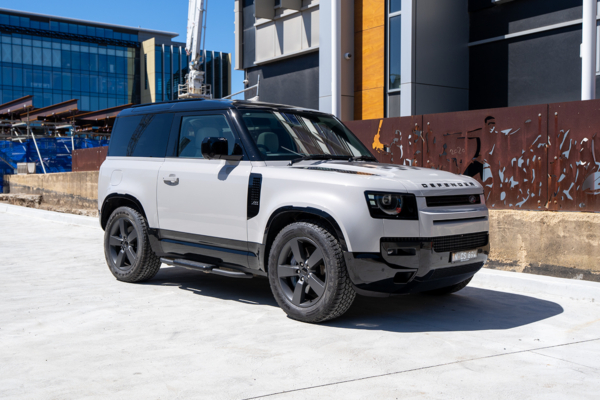 2026 Land Rover Defender 90 V8 is a half price G-Class you’ll actually ...
