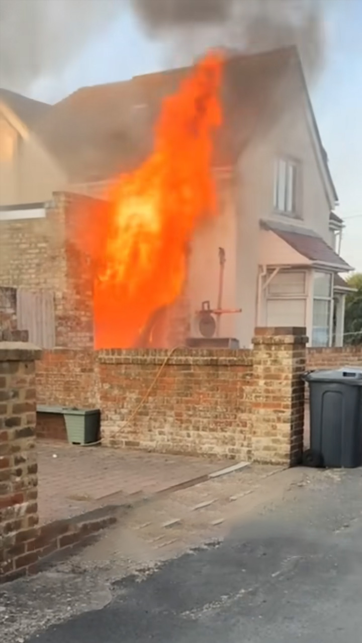 Explosie van e-bike accu veroorzaakt brand die huis in Amsterdam verwoest