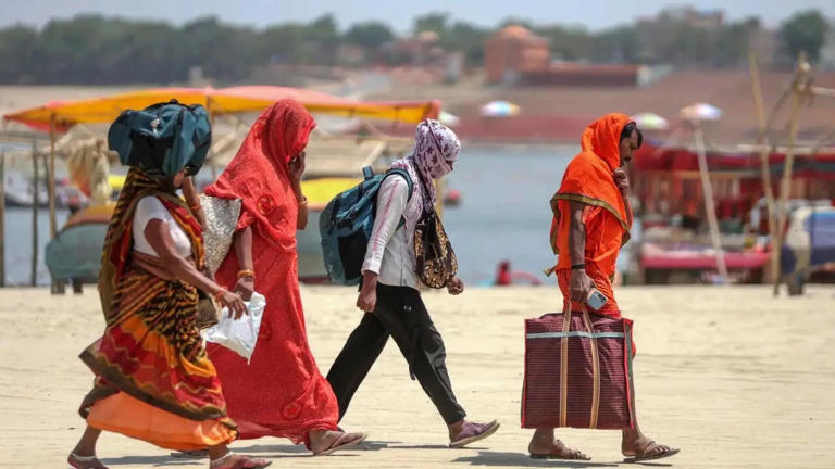 IMD issues red alert for 10 UP districts, warns of 'very severe' heatwave