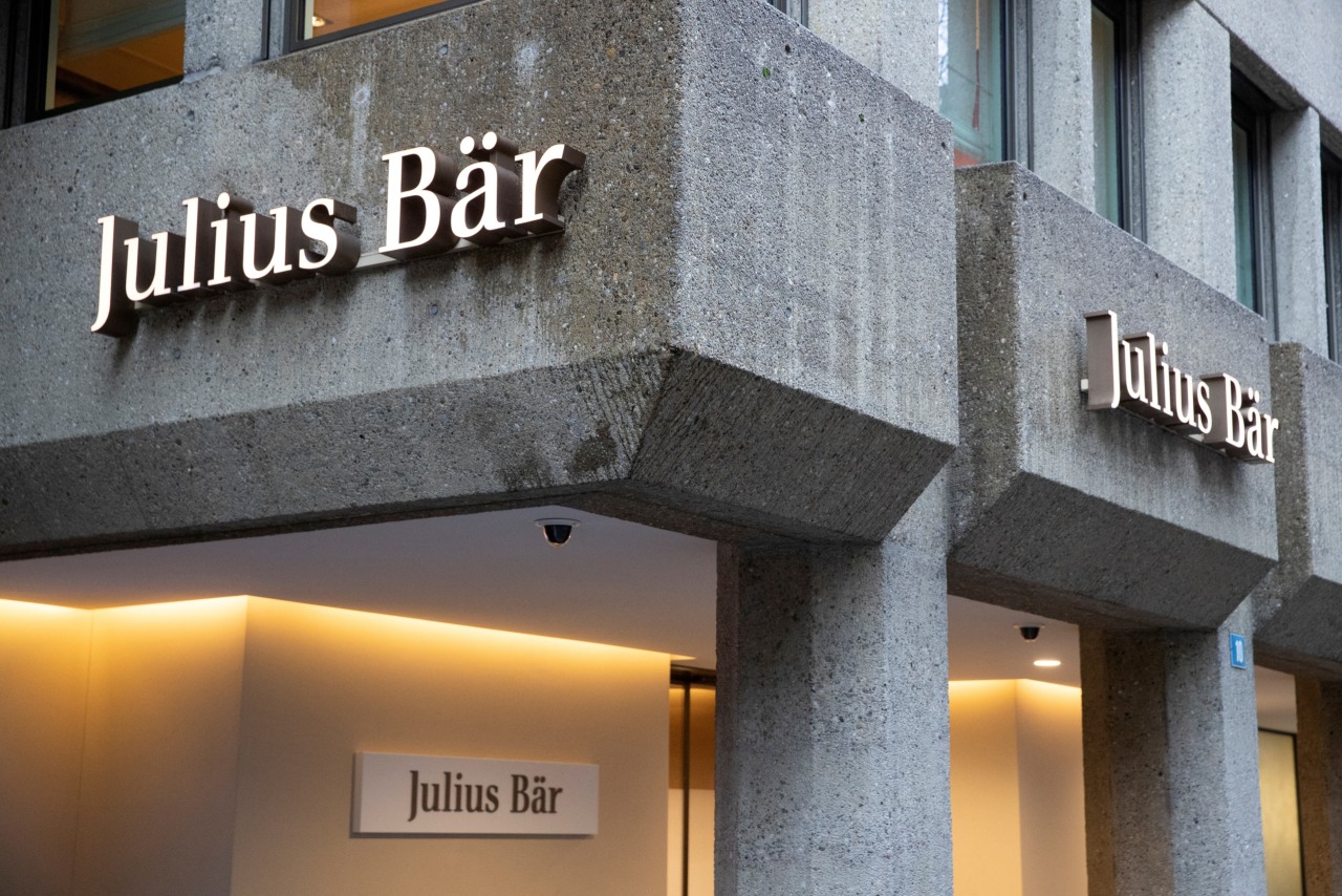 Julius Baer shares fall after slowdown in client money inflows