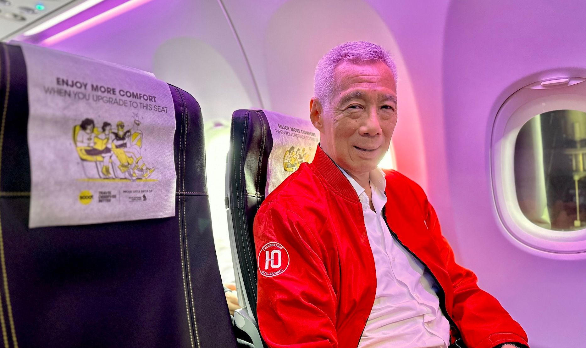 SM Lee spotted flying Scoot to China, drawing praise from Singaporeans ...