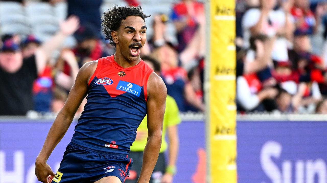 Treloar back as Bulldogs swing changes for Dees test