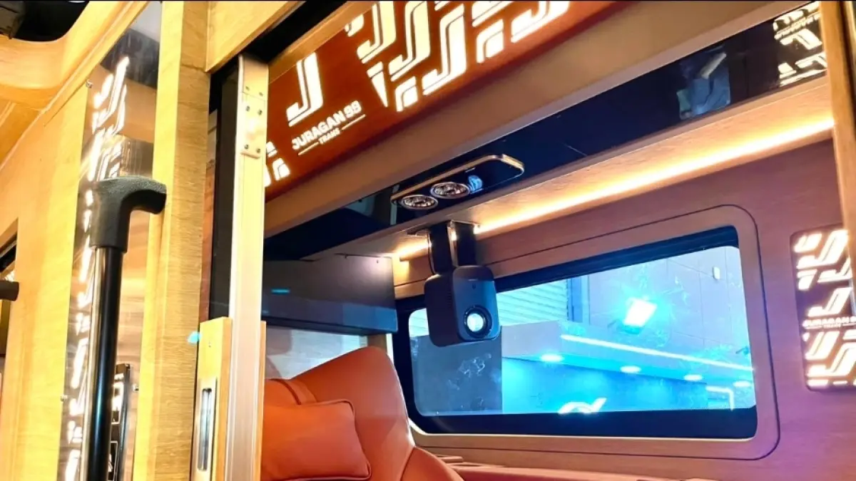 Naik bus rasa first class pesawat, interior Juragan99 Trans besutan ...