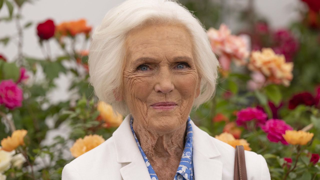 Mary Berry just proved that, regardless of age, when it comes to denim ...