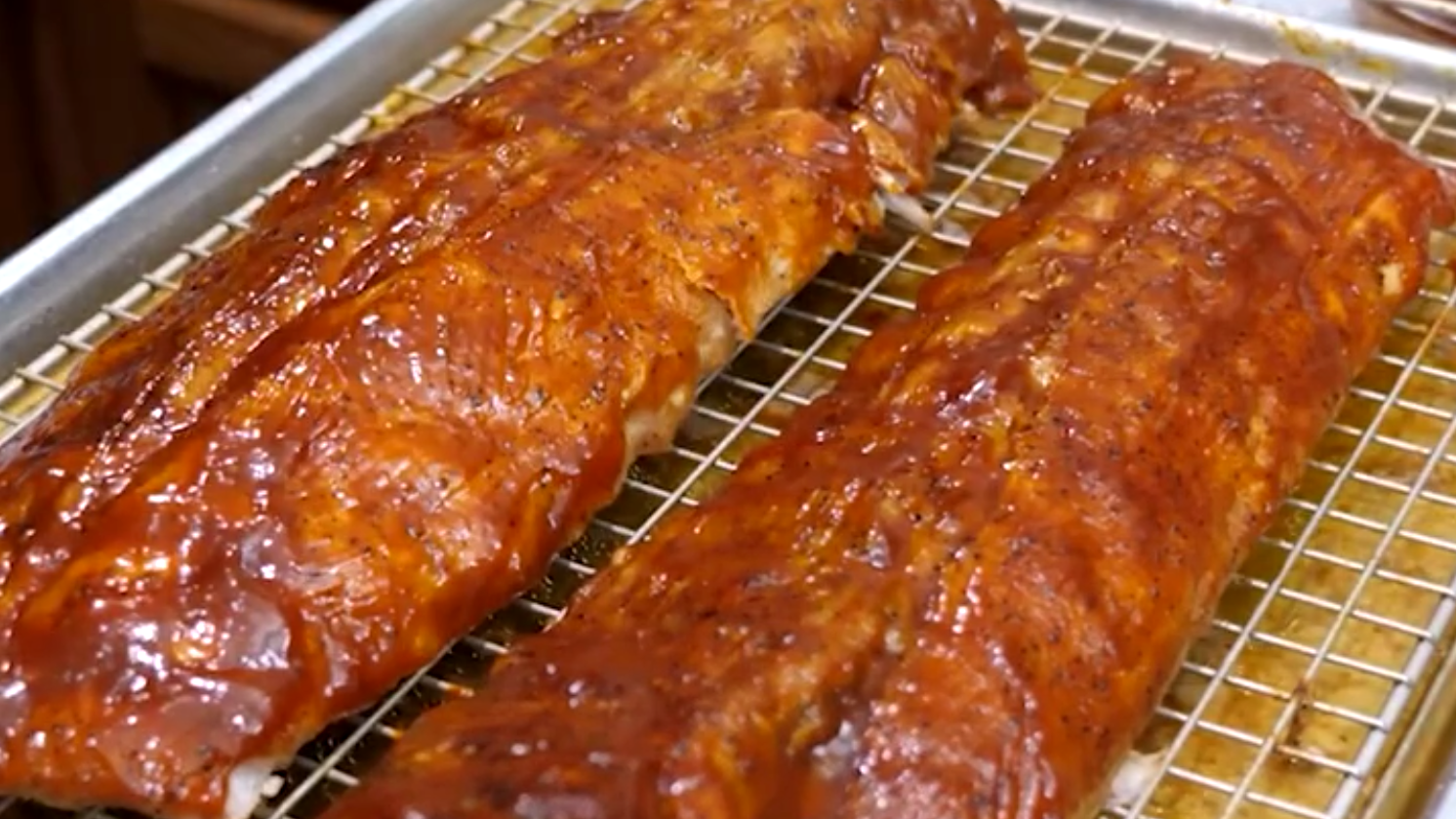 Baby back rib sandwiches with flavorful rub