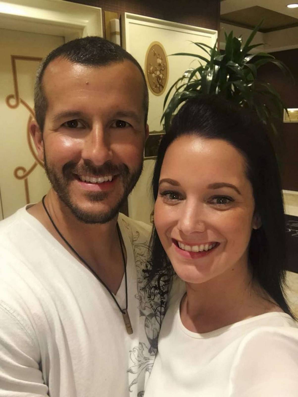 Chilling reason why Chris Watts keeps photos of his murdered wife and ...
