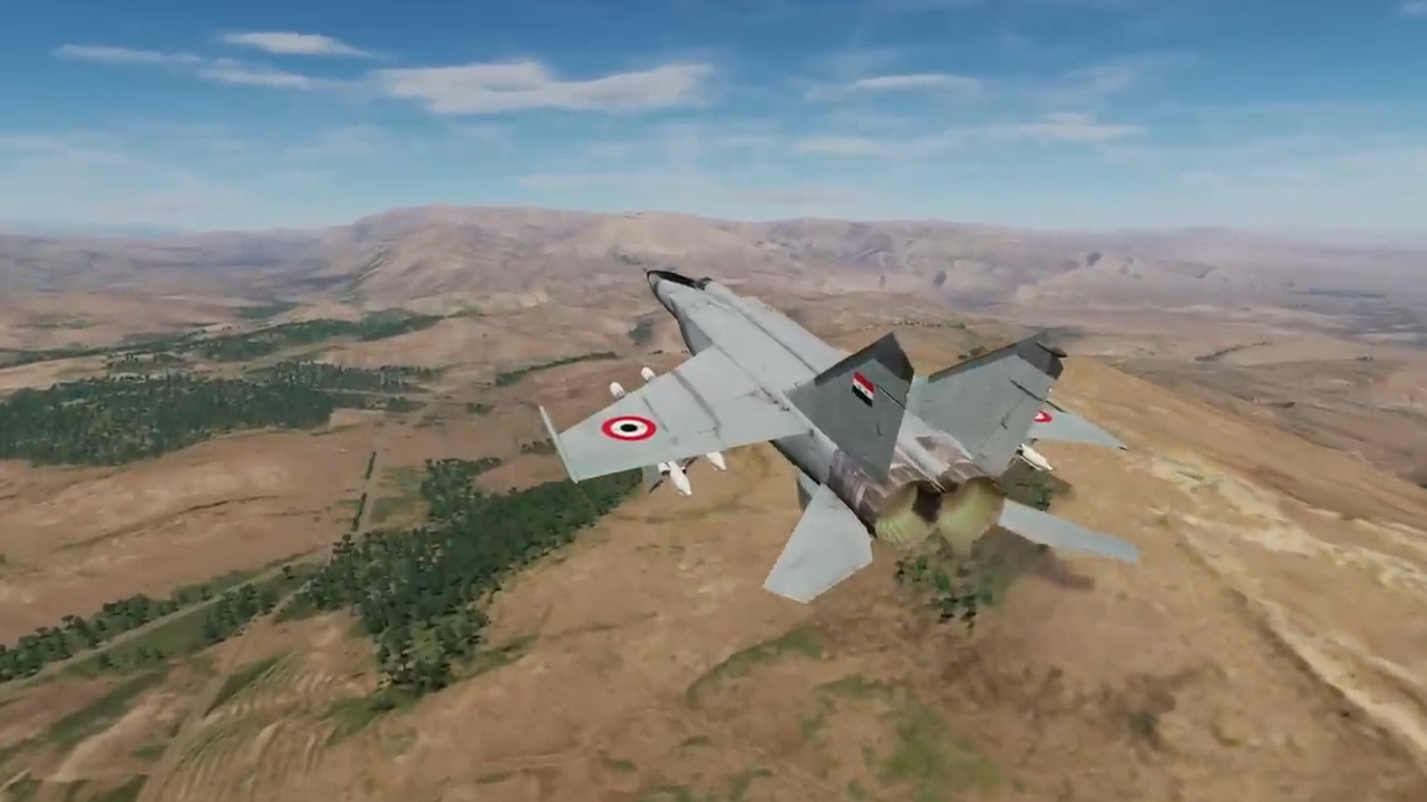 Watch Soviet MiG-25s fly over Israel at extreme speed - "Too fast to stop"