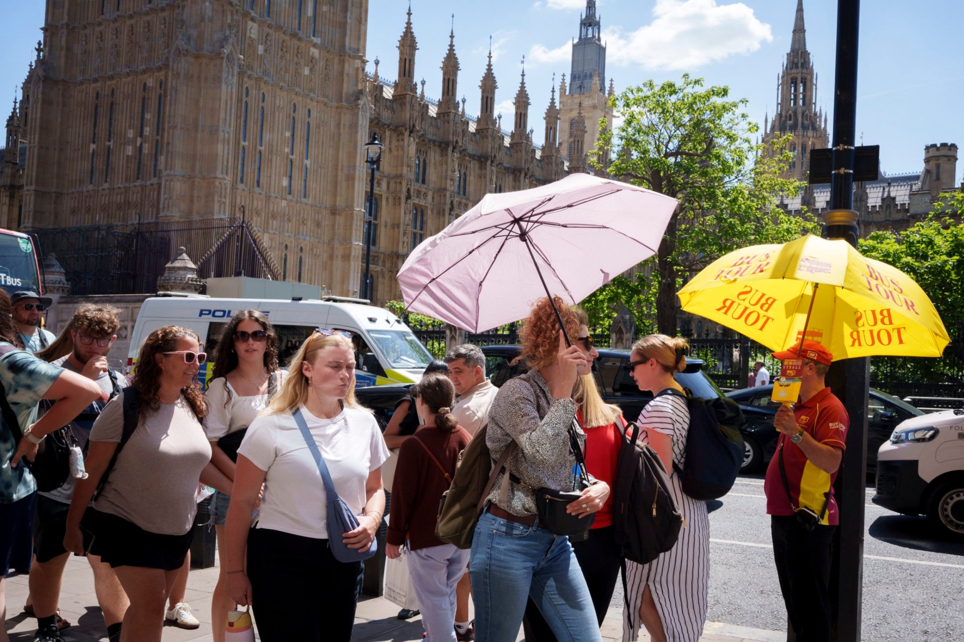 First summer heatwave brings with it 33°C temperatures and an amber alert