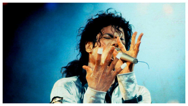 De echte reden achter Michael Jacksons iconische witte handschoen
