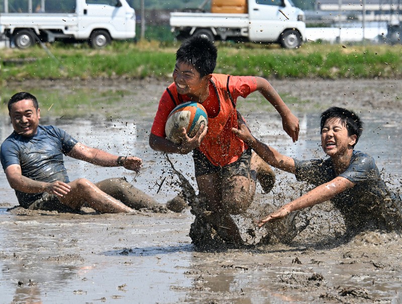Easy Japanese news in translation: 'Rice field rugby' event held in ...