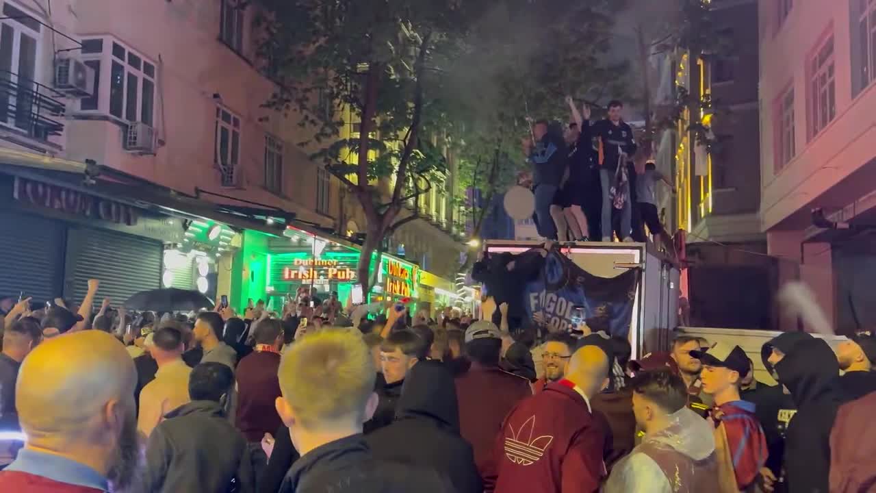 Fans flood Istanbul streets ahead of UEFA Europa League final ...