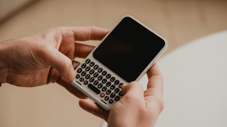 BlackBerry vibes, modern Android: Our best look yet at the Clicks ...