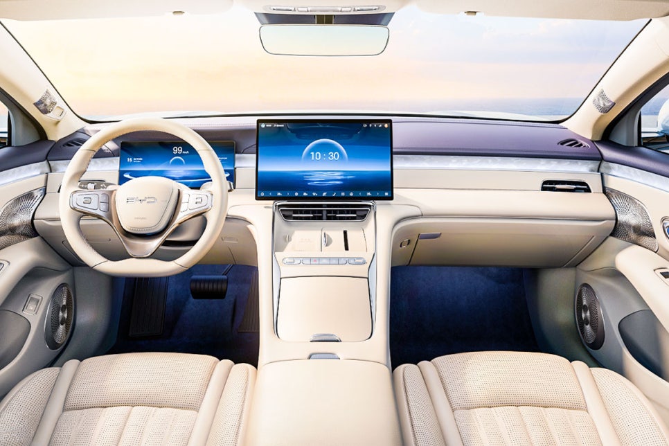 621-mile range, 536 HP, 3.3 sec 0-60, $44,000, dual-motor AWD plug-in ...