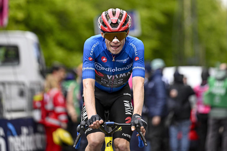 'Hoestbuiten en kriebel in keel' - Jonas Vingegaard ontkwam ook niet ...