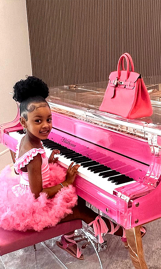 Cardi’s daughter destroys $60k purse 🚨