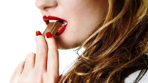 El lip oil de Zara que las amantes del maquillaje natural no van a ...
