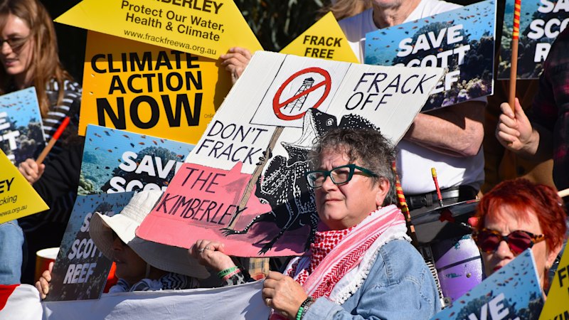 Unlikely allies and 'blackmail' claims as WA premier raises spectre of ...