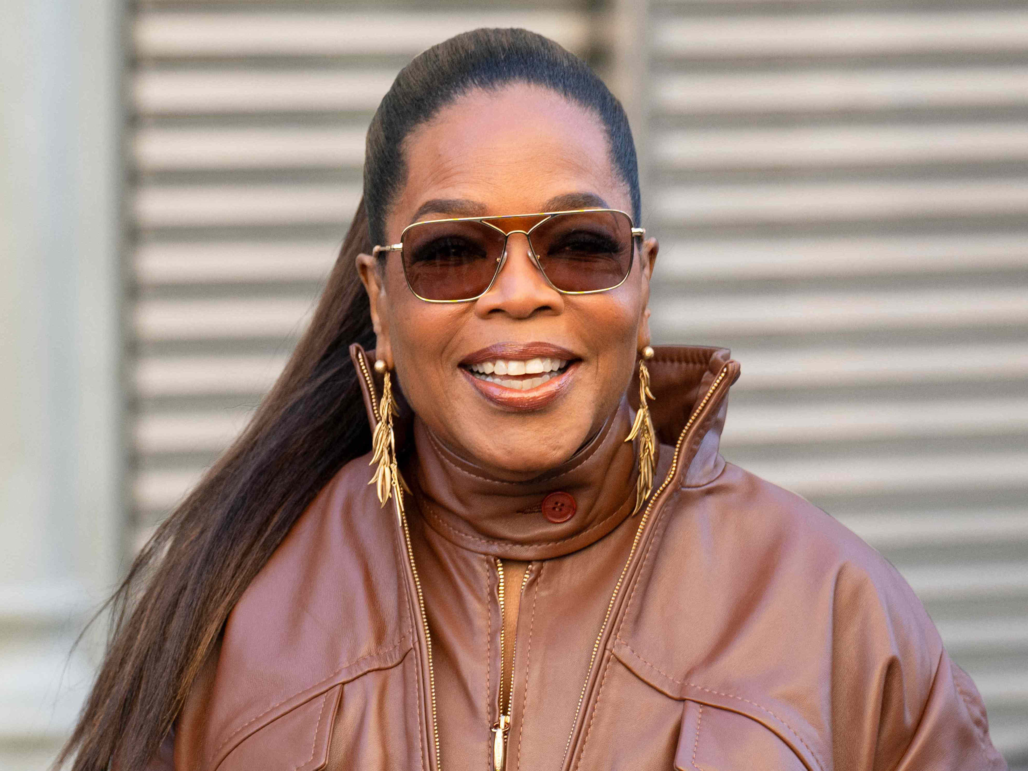 Run! Oprah’s comfy sneakers, stretchy jeans, and travel bags are up to ...