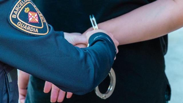 Pillado con una bolsa llena de objetos robados al intentar colarlos en ...
