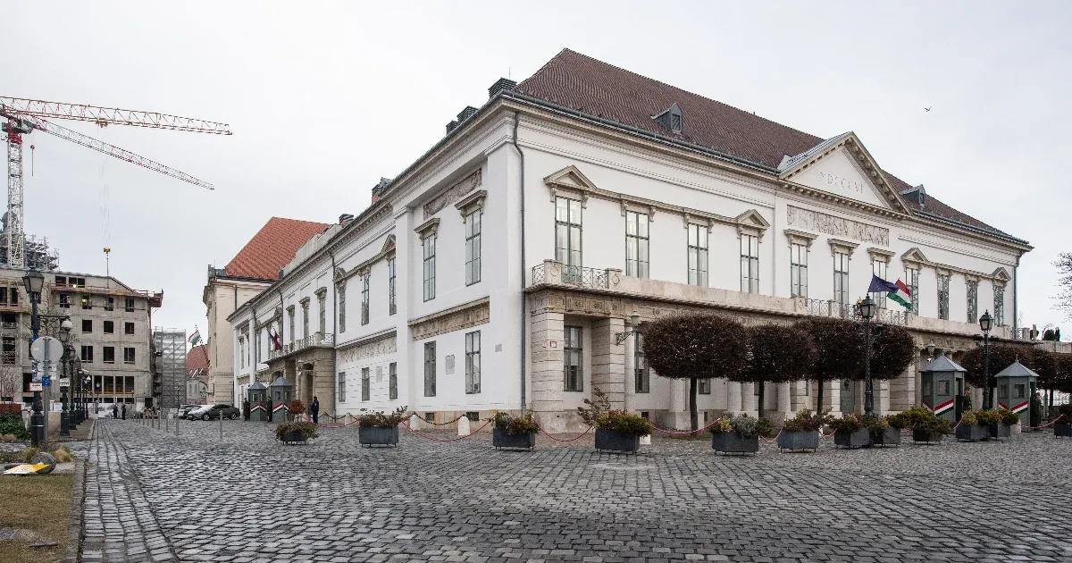Közzétette a kegyelmi ügy dokumentumait a Sándor-palota