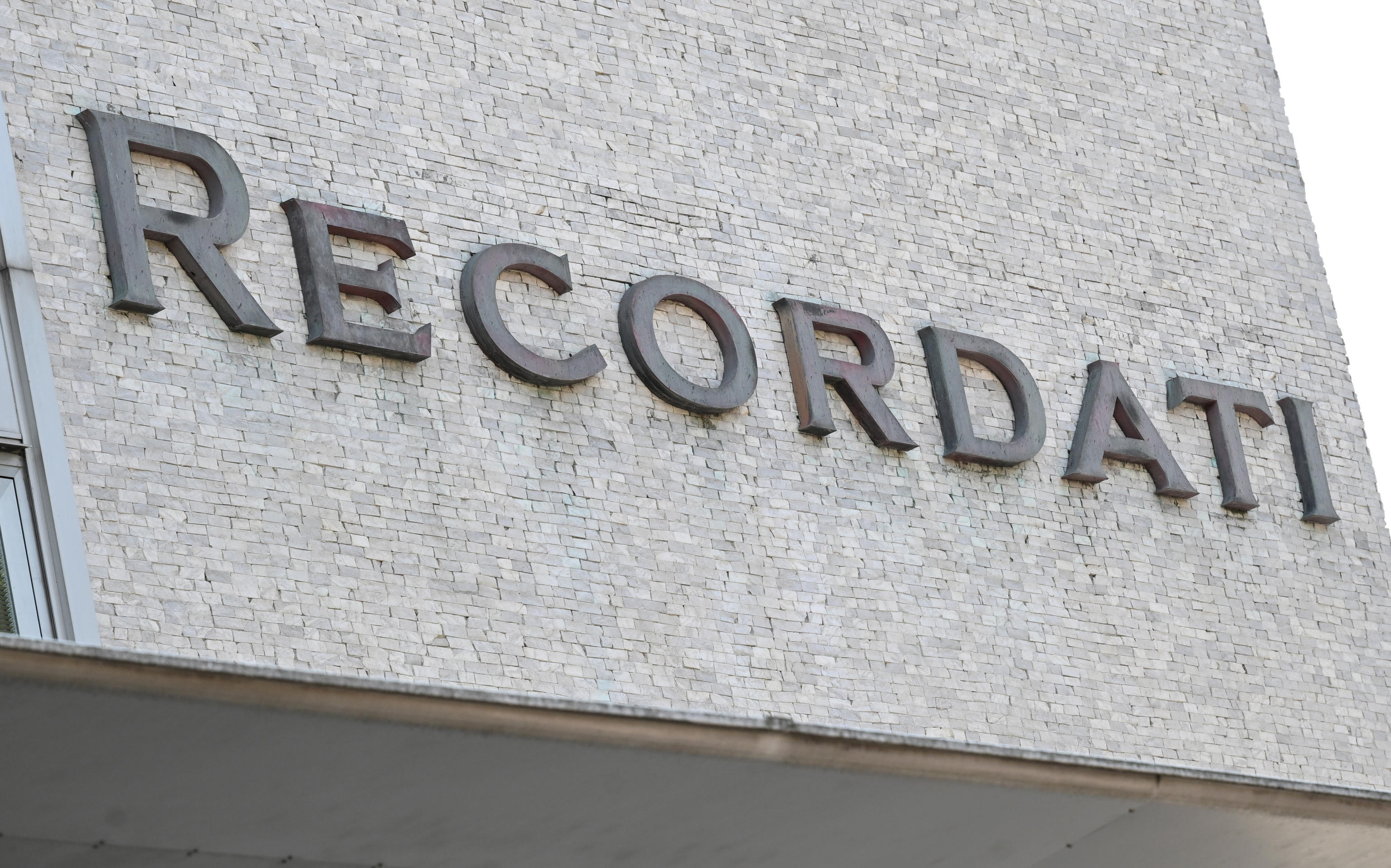 CVC e GBL lanciano opa su Recordati da 10,7 miliardi