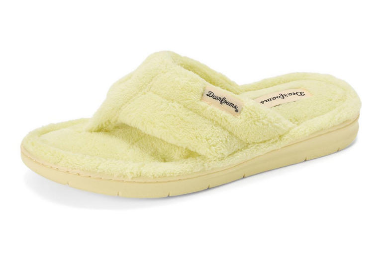 Run! Oprah’s comfy sneakers, stretchy jeans, and travel bags are up to ...
