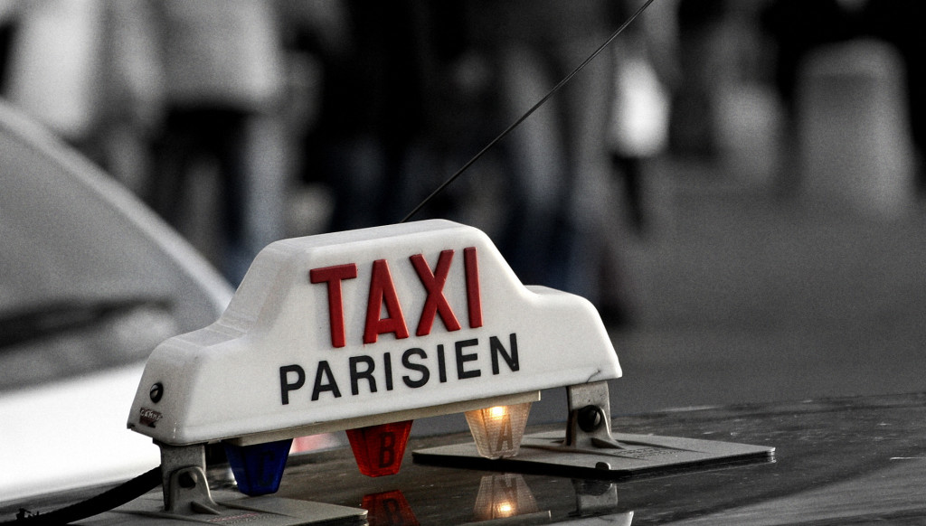 Le gouvernement aide les taxis à passer à l’électrique, mais avec ...