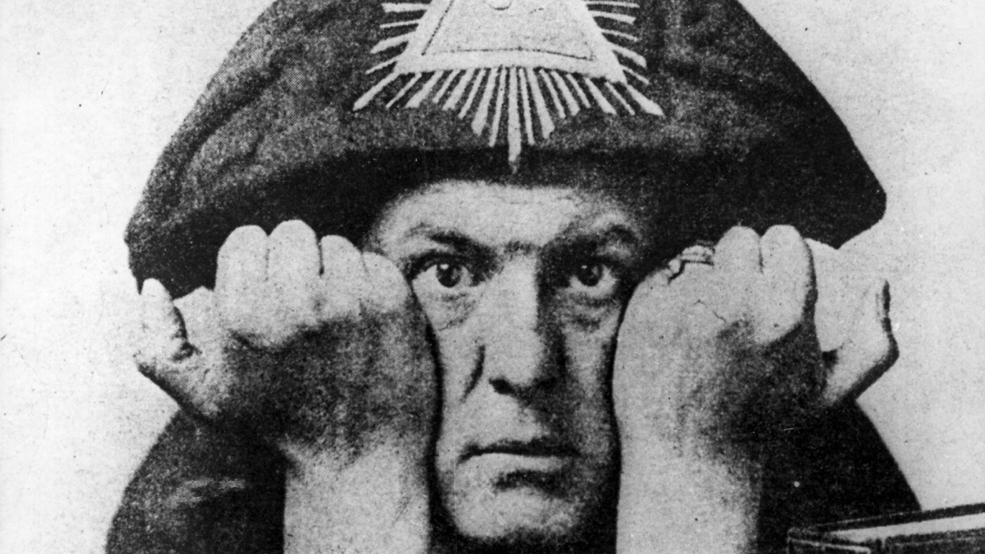 Aleister Crowley: cómo un ocultista terminó convertido en icono pop