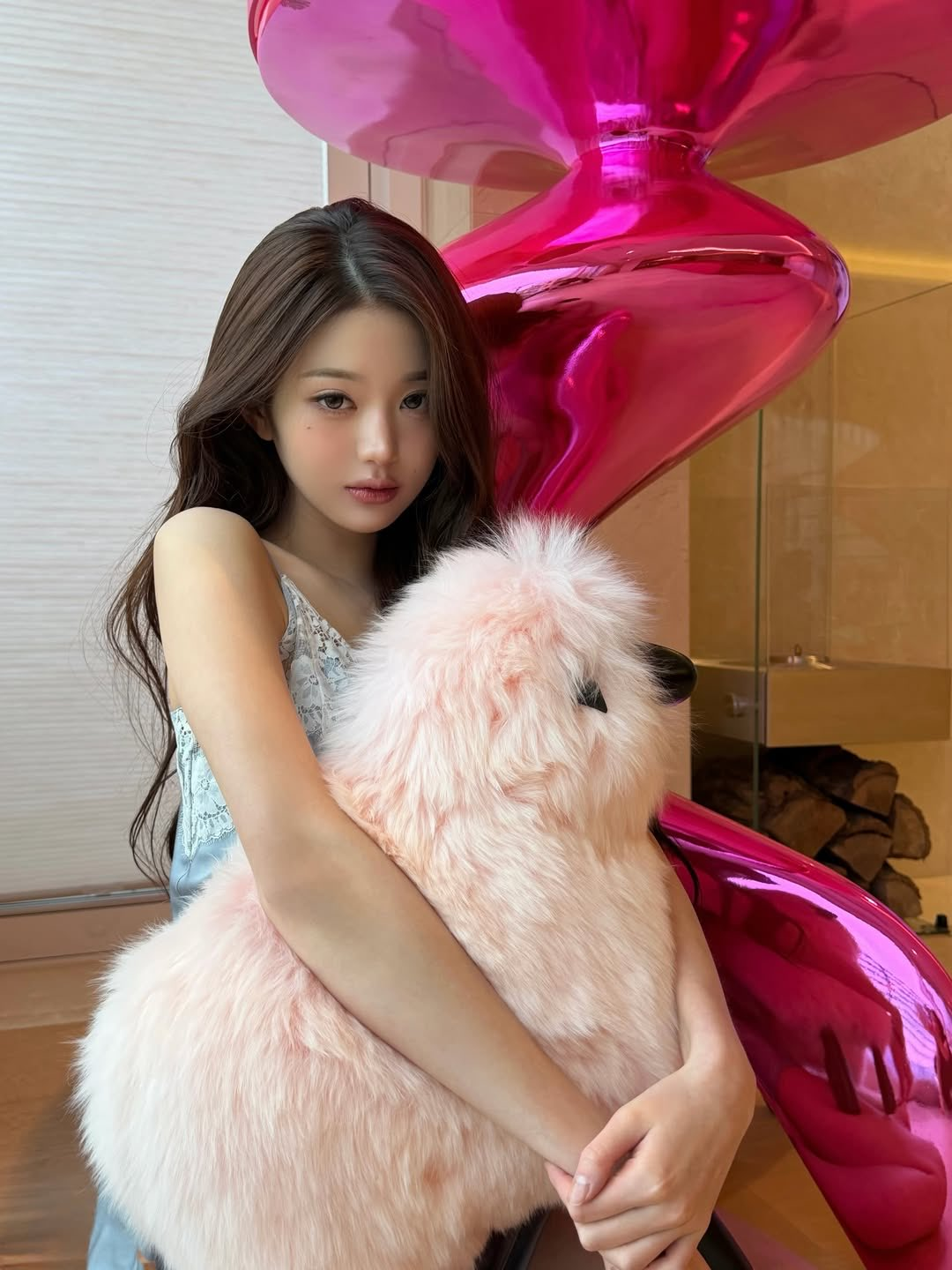 ‘21-year-old’ Jang Wonyoung shows off ‘13.7 billion won’ again, filled ...