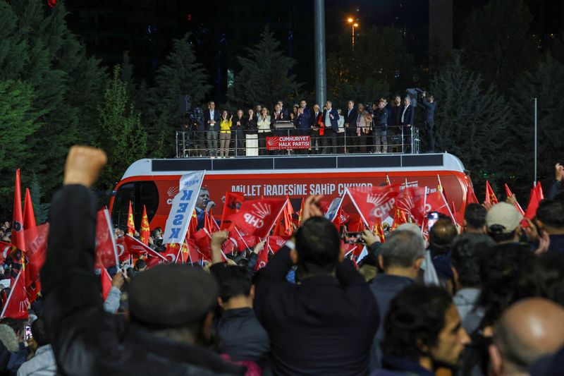 Turkey opposition vows to resist court ruling as political crisis deepens