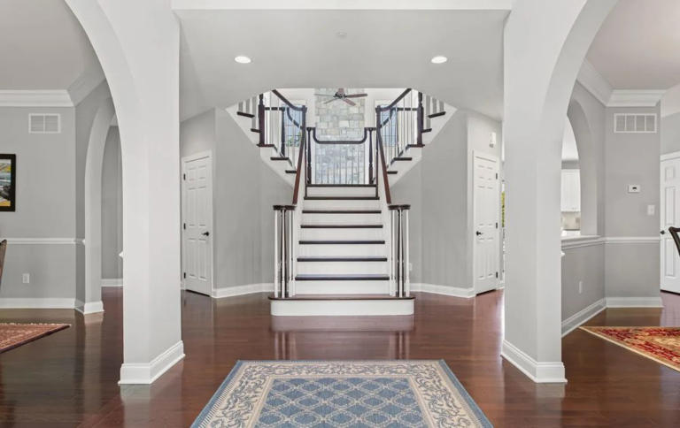 First Bank house of the week: $1.69M Liseter home offers luxury living ...