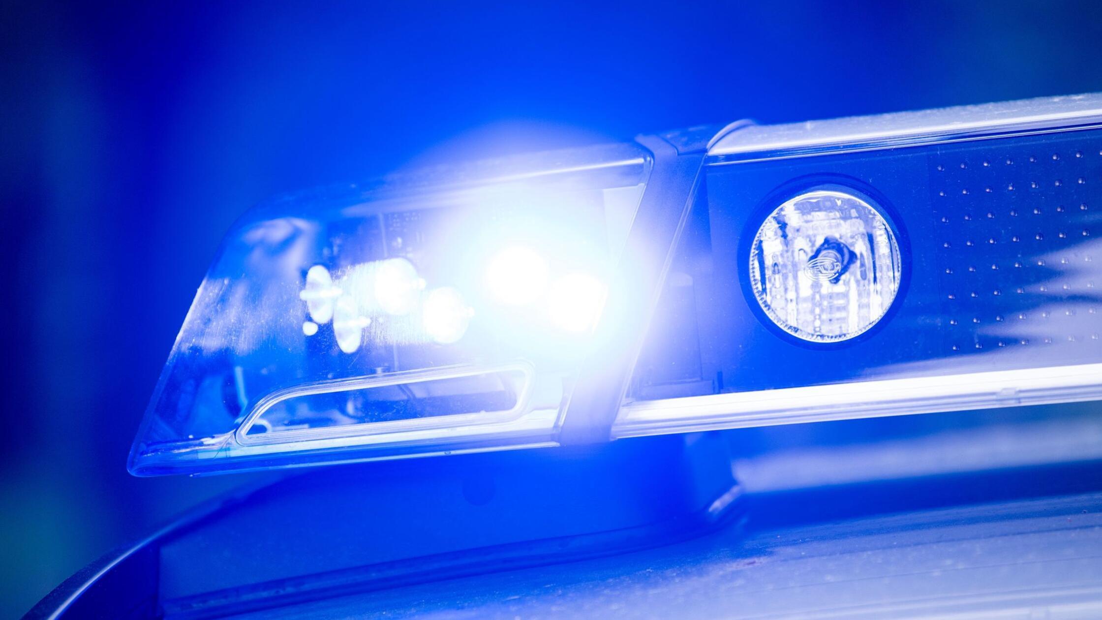KTM aus Tiefgarage in Nürnberg gestohlen – Polizei sucht Motorrad-Dieb