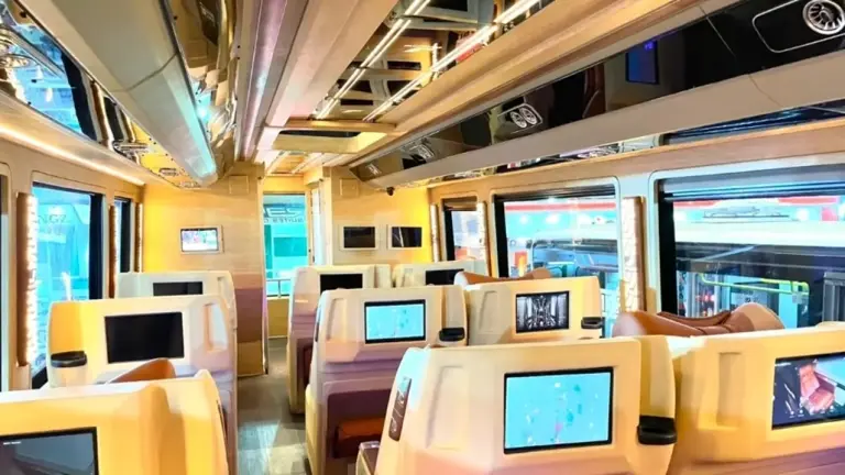 Naik bus rasa first class pesawat, interior Juragan99 Trans besutan ...