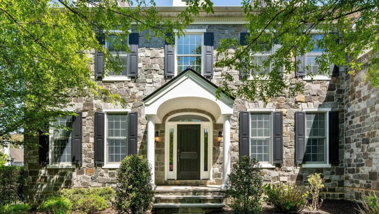 First Bank house of the week: $1.69M Liseter home offers luxury living ...