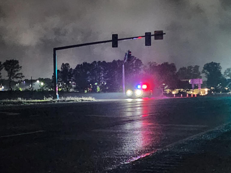 Multi-vehicle wreck shuts down I-49 and leaves one dead