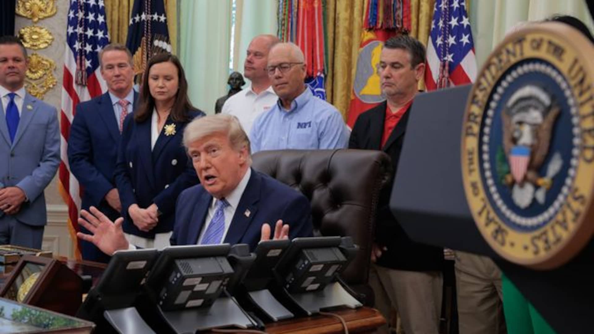 Trump liegt bei Größenvergleich falsch - keiner widerspricht