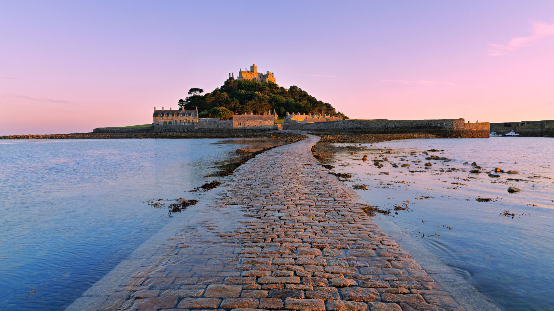 Oubliez le Mont-Saint-Michel, cette île en Cornouailles est son ...