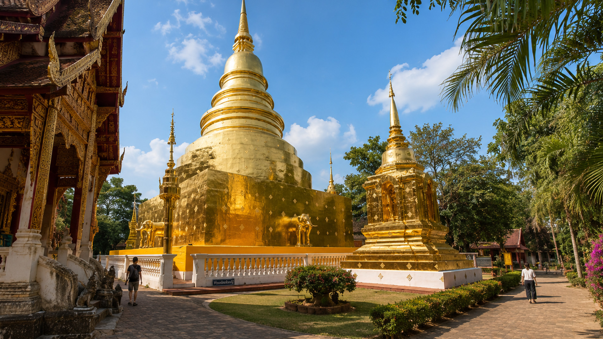 What makes this golden temple special in Chiang Mai?